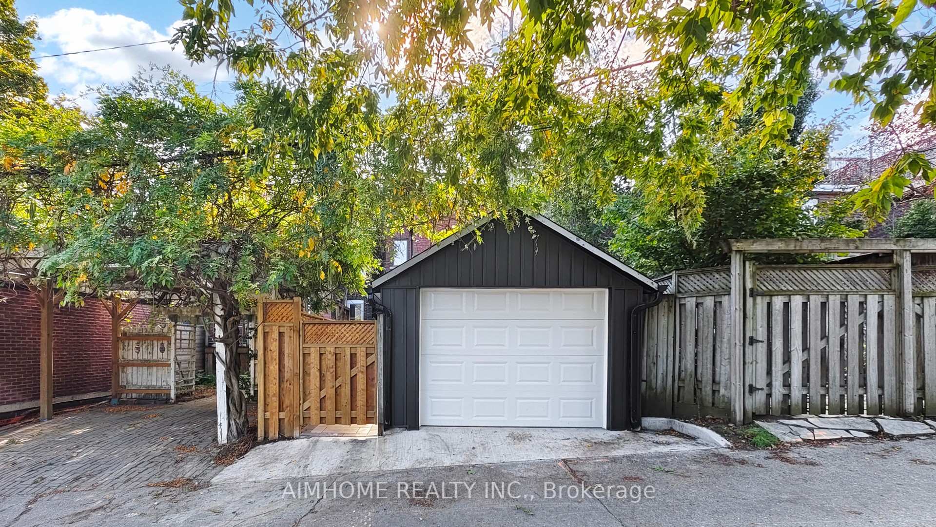 38 Sparkhall Ave Toronto near Broadview/sparkhall | Single Car Garage ...